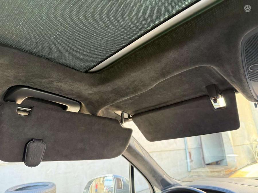 Grey Audi SQ7 2017 in Vilnius, with an engine capacity of 3.96 L and mileage of 214 thousand km for 35500 €, photo 28 on AUTOMOTO.COM.LV