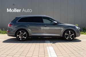 Grey Audi SQ7 2017 in Vilnius, with an engine capacity of 4.00 L and mileage of 200 thousand km for 28100 €, photo 8 on AUTOMOTO.COM.LV