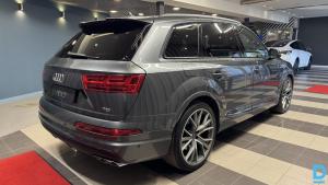 Grey Audi SQ7 2018 in Marupe, with an engine capacity of 4.00 L and mileage of 169 thousand km for 38990 €, photo 3 on AUTOMOTO.COM.LV
