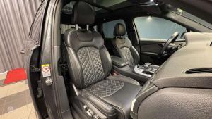 Pelēks Audi SQ7 2018 Rīga, ar dzinēja tilpumu 3.96 L un nobraukumu 169 tūkst. km par 34990 €, foto 13 vietnē AUTOMOTO.COM.LV