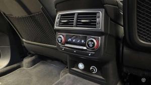 Pelēks Audi SQ7 2018 Rīga, ar dzinēja tilpumu 3.96 L un nobraukumu 169 tūkst. km par 34990 €, foto 15 vietnē AUTOMOTO.COM.LV