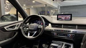 Pelēks Audi SQ7 2018 Rīga, ar dzinēja tilpumu 3.96 L un nobraukumu 169 tūkst. km par 34990 €, foto 17 vietnē AUTOMOTO.COM.LV