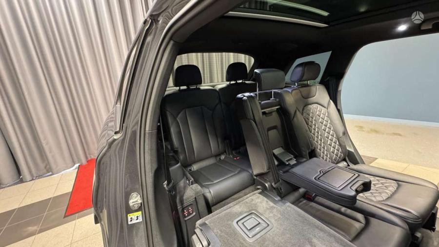 Pelēks Audi SQ7 2018 Rīga, ar dzinēja tilpumu 3.96 L un nobraukumu 169 tūkst. km par 34990 €, foto 20 vietnē AUTOMOTO.COM.LV
