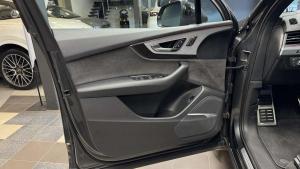 Pelēks Audi SQ7 2018 Rīga, ar dzinēja tilpumu 3.96 L un nobraukumu 169 tūkst. km par 34990 €, foto 21 vietnē AUTOMOTO.COM.LV