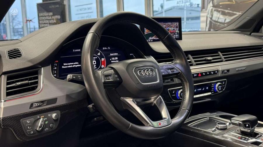 Pelēks Audi SQ7 2018 Rīga, ar dzinēja tilpumu 3.96 L un nobraukumu 169 tūkst. km par 34990 €, foto 25 vietnē AUTOMOTO.COM.LV