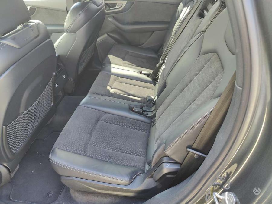 Pelēks Audi SQ7 2018 Kauņa, ar dzinēja tilpumu 3.96 L un nobraukumu 175 tūkst. km par 27900 €, foto 13 vietnē AUTOMOTO.COM.LV
