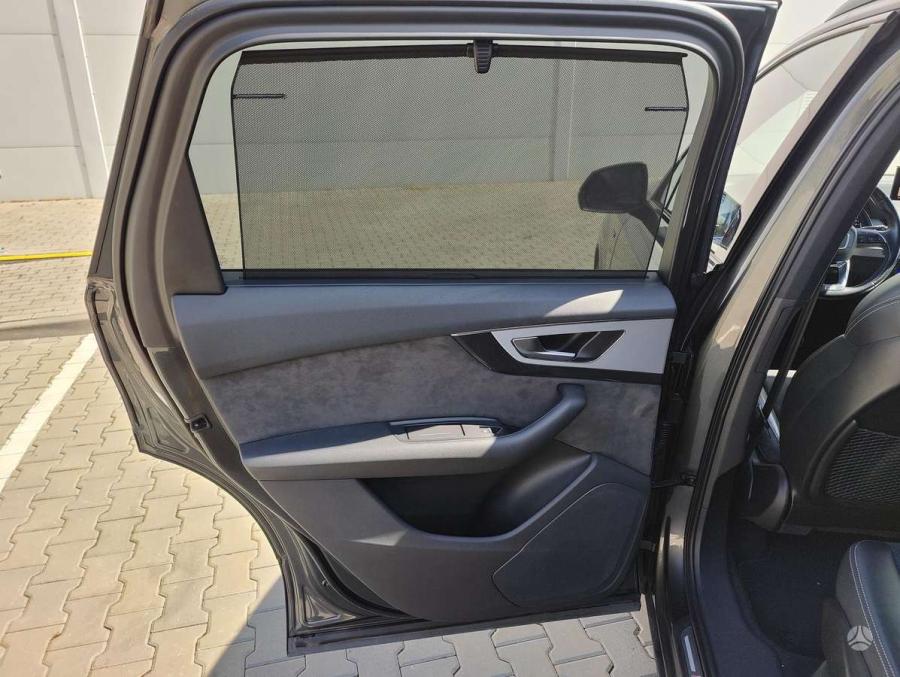 Pelēks Audi SQ7 2018 Kauņa, ar dzinēja tilpumu 3.96 L un nobraukumu 175 tūkst. km par 27900 €, foto 14 vietnē AUTOMOTO.COM.LV