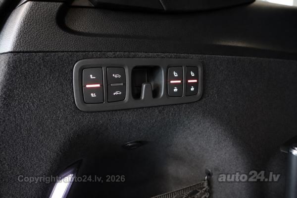 Audi SQ7 2024 in Tallinn, with an engine capacity of 4.00 L and mileage of 69 thousand km for 77900 €, photo 7 on AUTOMOTO.COM.LV
