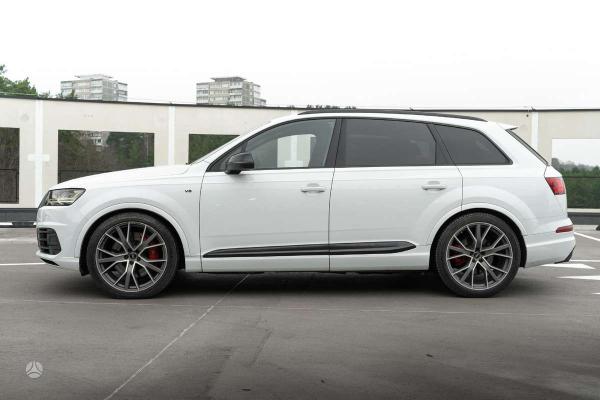 Balts Audi SQ7 2017 Viļņa, ar dzinēja tilpumu 3.96 L un nobraukumu 186 tūkst. km par 29000 €, foto 6 vietnē AUTOMOTO.COM.LV