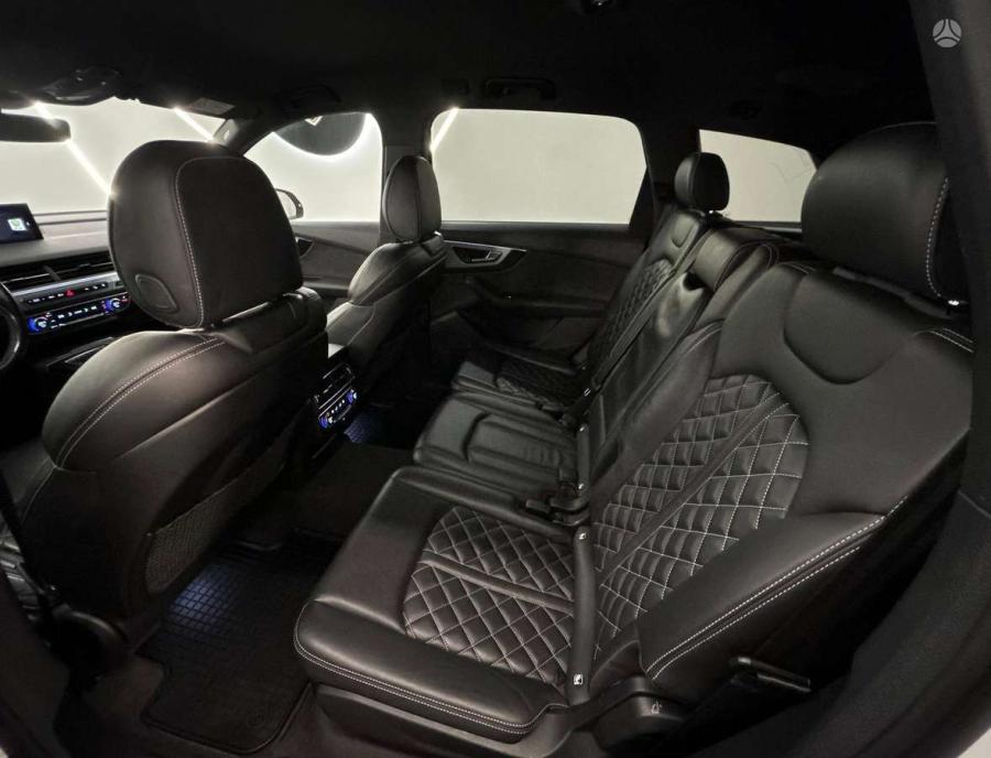 Balts Audi SQ7 2017 Marijampole, ar dzinēja tilpumu 3.96 L un nobraukumu 203 tūkst. km par 27999 €, foto 15 vietnē AUTOMOTO.COM.LV