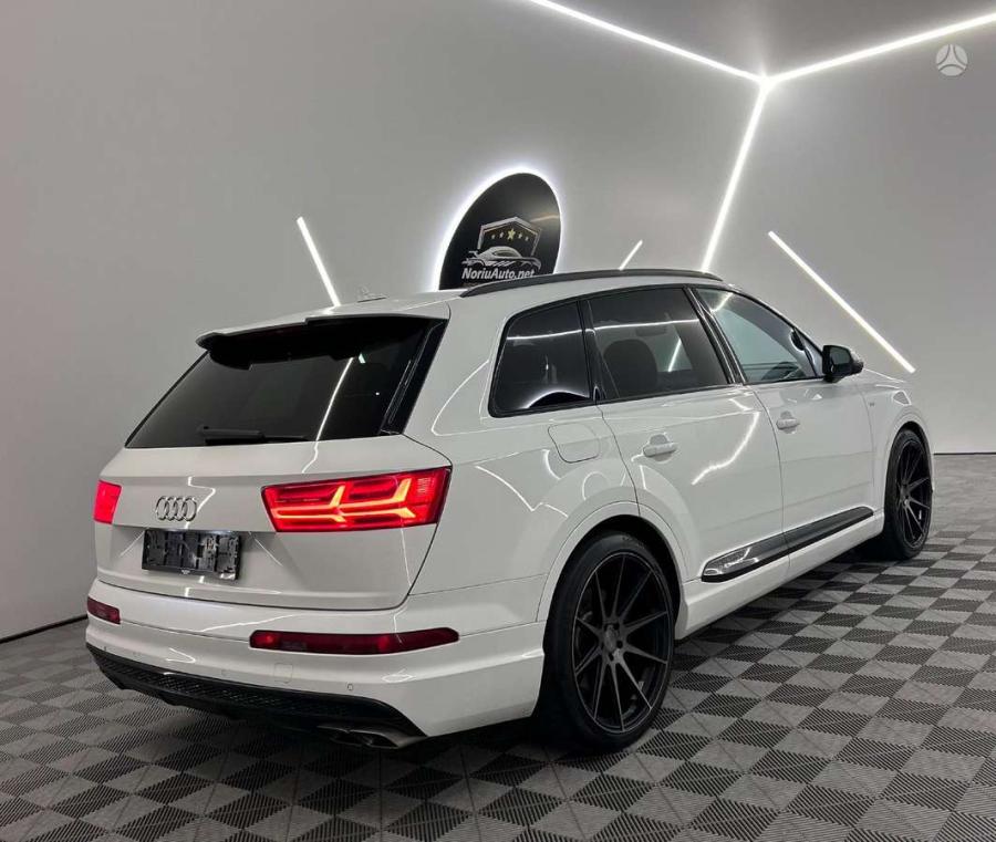 Balts Audi SQ7 2017 Marijampole, ar dzinēja tilpumu 3.96 L un nobraukumu 203 tūkst. km par 27999 €, foto 29 vietnē AUTOMOTO.COM.LV