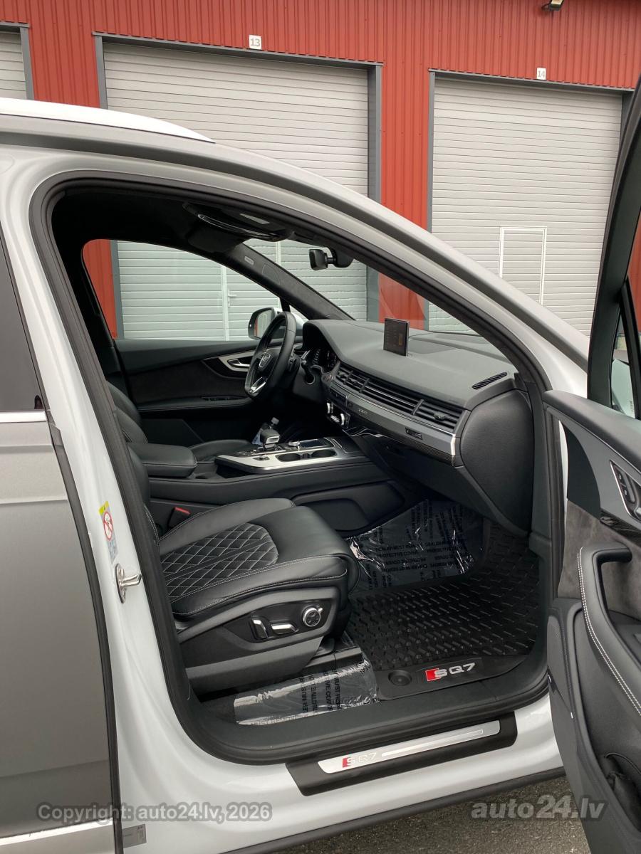 Balts Audi SQ7 2017 Tallina, ar dzinēja tilpumu 4.00 L un nobraukumu 139 tūkst. km par 43000 €, foto 16 vietnē AUTOMOTO.COM.LV