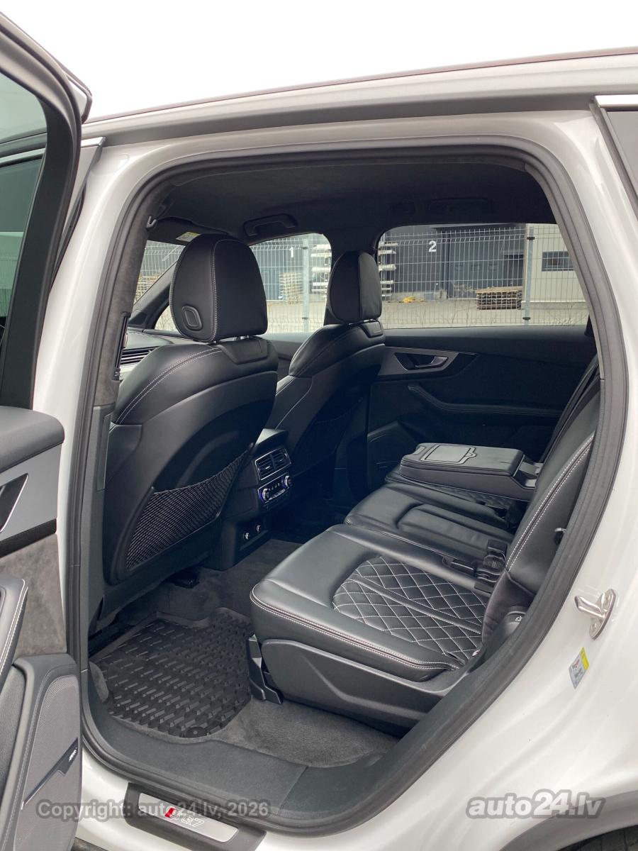 Balts Audi SQ7 2017 Tallina, ar dzinēja tilpumu 4.00 L un nobraukumu 139 tūkst. km par 43000 €, foto 18 vietnē AUTOMOTO.COM.LV