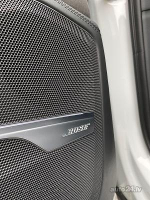 Balts Audi SQ7 2017 Tallina, ar dzinēja tilpumu 4.00 L un nobraukumu 139 tūkst. km par 43000 €, foto 19 vietnē AUTOMOTO.COM.LV