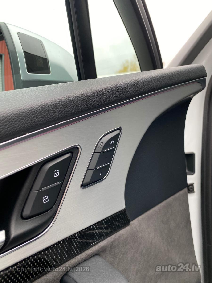 Balts Audi SQ7 2017 Tallina, ar dzinēja tilpumu 4.00 L un nobraukumu 139 tūkst. km par 43000 €, foto 22 vietnē AUTOMOTO.COM.LV