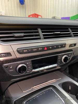 Balts Audi SQ7 2017 Tallina, ar dzinēja tilpumu 4.00 L un nobraukumu 139 tūkst. km par 43000 €, foto 23 vietnē AUTOMOTO.COM.LV