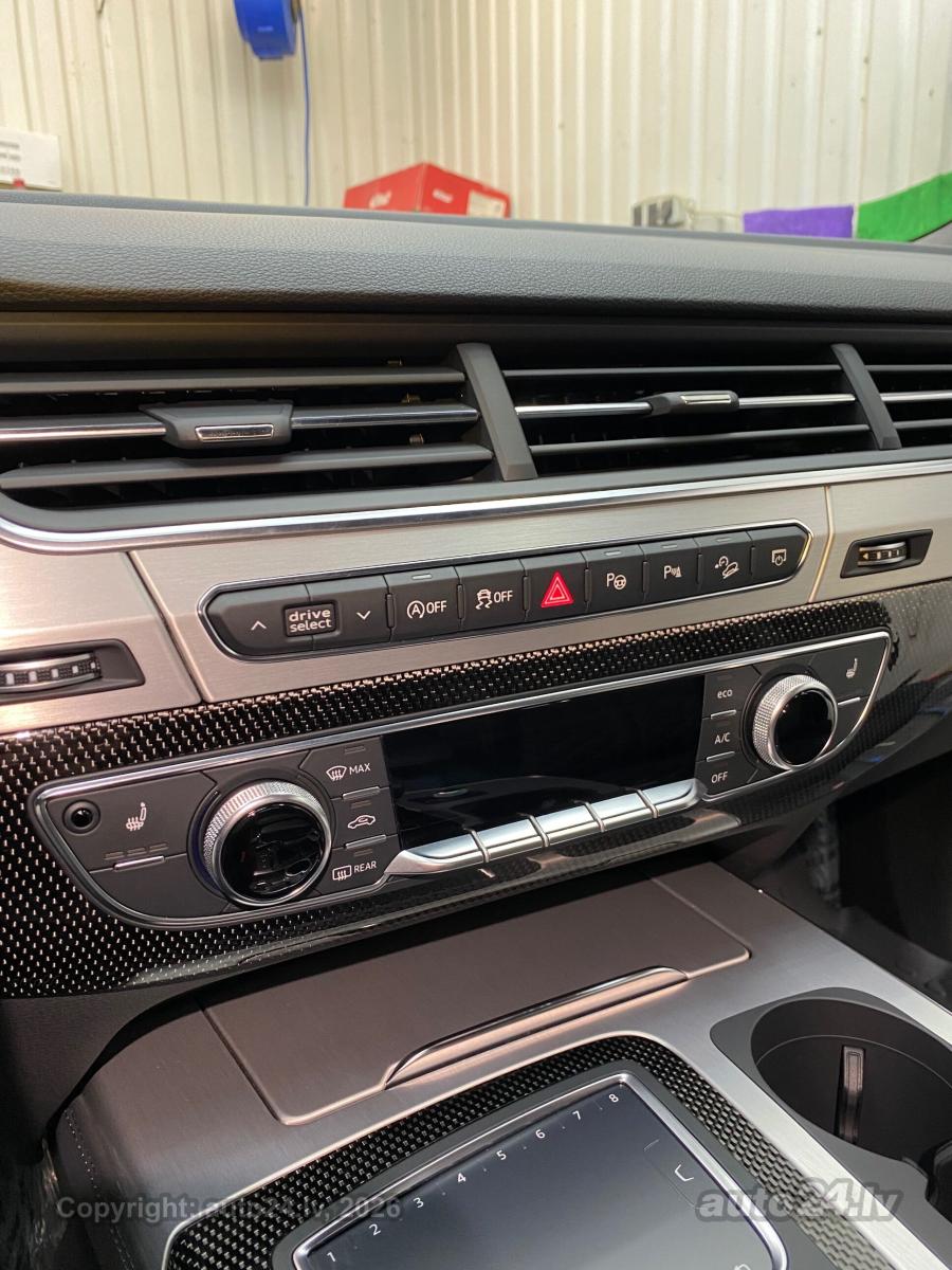 Balts Audi SQ7 2017 Tallina, ar dzinēja tilpumu 4.00 L un nobraukumu 139 tūkst. km par 43000 €, foto 23 vietnē AUTOMOTO.COM.LV