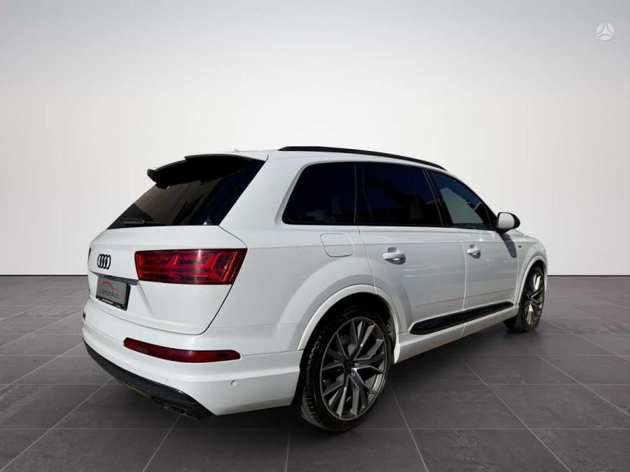 White Audi SQ7 2017 in Vilnius, with an engine capacity of 3.96 L and mileage of 180 thousand km for 38500 €, photo 6 on AUTOMOTO.COM.LV