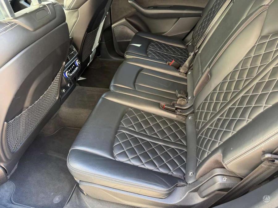 White Audi SQ7 2017 in Vilnius, with an engine capacity of 3.96 L and mileage of 180 thousand km for 38500 €, photo 22 on AUTOMOTO.COM.LV