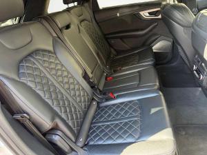 White Audi SQ7 2017 in Vilnius, with an engine capacity of 3.96 L and mileage of 180 thousand km for 38500 €, photo 25 on AUTOMOTO.COM.LV