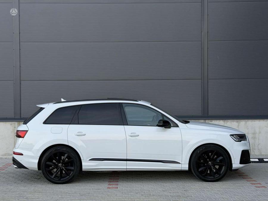 White Audi SQ7 2021 in Siauliai, with an engine capacity of 4.00 L and mileage of 64 thousand km for 58500 €, photo 4 on AUTOMOTO.COM.LV