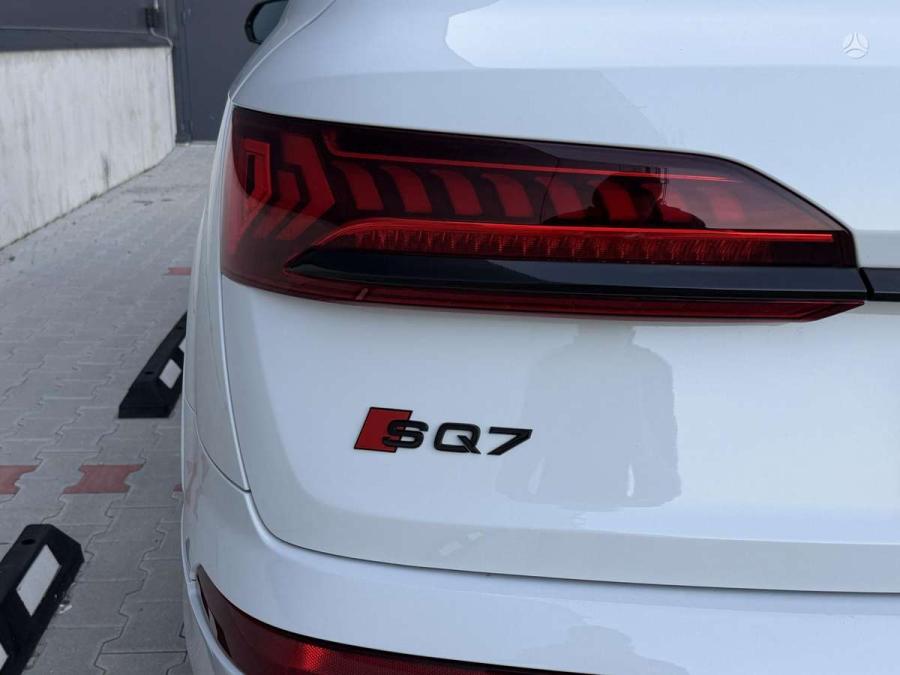 White Audi SQ7 2021 in Siauliai, with an engine capacity of 4.00 L and mileage of 64 thousand km for 58500 €, photo 8 on AUTOMOTO.COM.LV