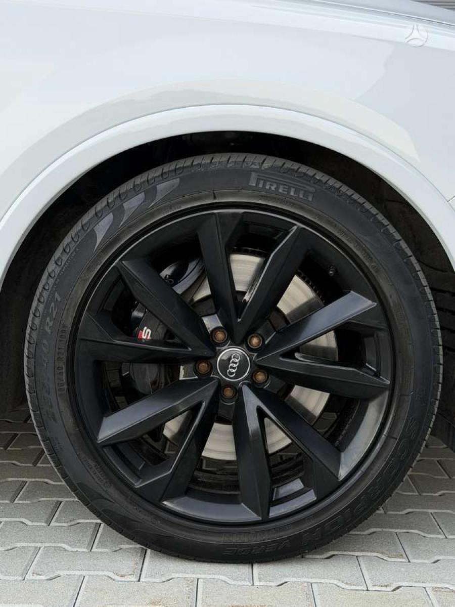 White Audi SQ7 2021 in Siauliai, with an engine capacity of 4.00 L and mileage of 64 thousand km for 58500 €, photo 19 on AUTOMOTO.COM.LV