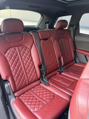 White Audi SQ7 2021 in Siauliai, with an engine capacity of 4.00 L and mileage of 65 thousand km for 57800 €, photo 13 on AUTOMOTO.COM.LV
