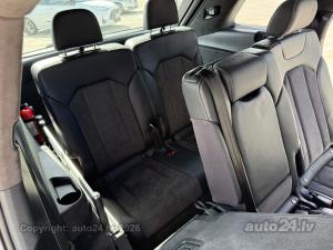 Balts Audi SQ7 2017 Tallina, ar dzinēja tilpumu 4.00 L un nobraukumu 153 tūkst. km par 35300 €, foto 13 vietnē AUTOMOTO.COM.LV