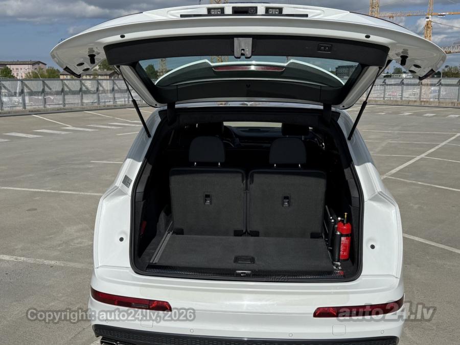 Balts Audi SQ7 2017 Tallina, ar dzinēja tilpumu 4.00 L un nobraukumu 153 tūkst. km par 35300 €, foto 19 vietnē AUTOMOTO.COM.LV