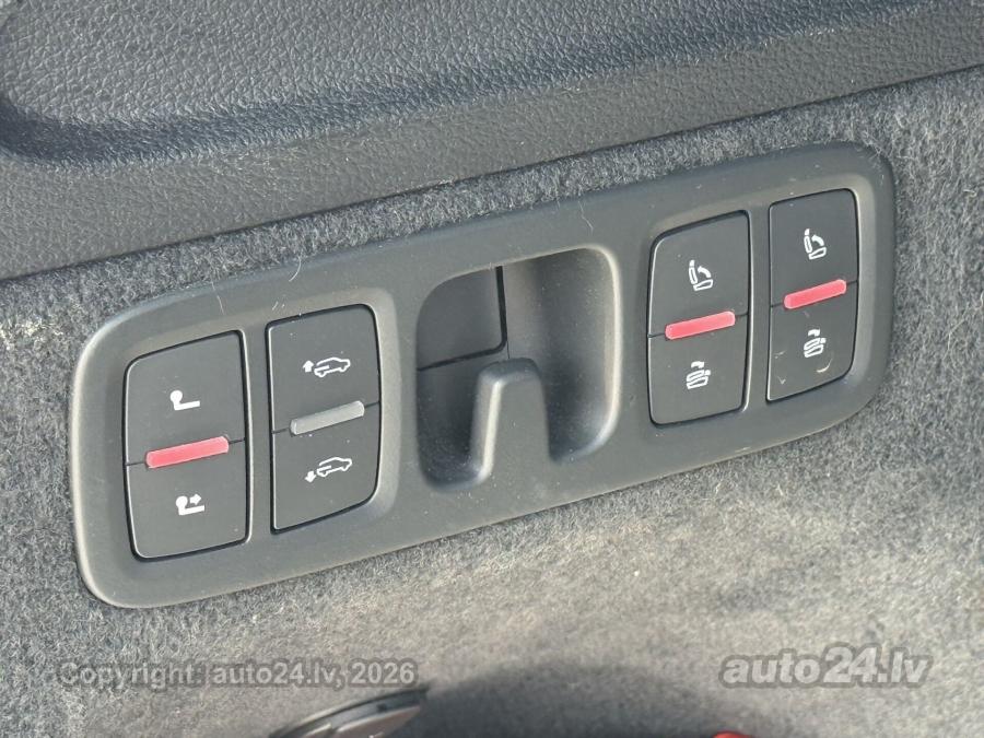 Balts Audi SQ7 2017 Tallina, ar dzinēja tilpumu 4.00 L un nobraukumu 153 tūkst. km par 35300 €, foto 22 vietnē AUTOMOTO.COM.LV