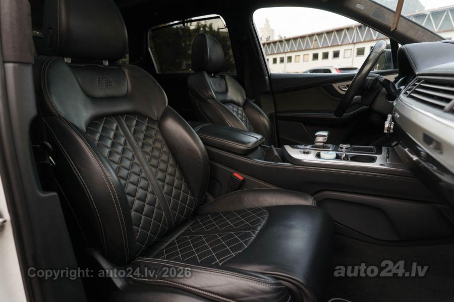 White Audi SQ7 2018 in Tallinn, with an engine capacity of 4.00 L and mileage of 160 thousand km for 30500 €, photo 14 on AUTOMOTO.COM.LV
