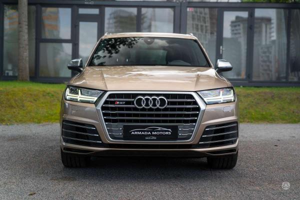 Yellow Audi SQ7 2017 in Vilnius, with an engine capacity of 3.96 L and mileage of 188 thousand km for 26900 €, photo 6 on AUTOMOTO.COM.LV