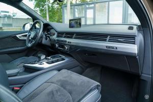 Желтый Ауди SQ7 2017 в Вильнюс, объемом двигателя 3.96 л и пробегом 188 тыс. км за 26900 €, фото 25 на AUTOMOTO.COM.LV