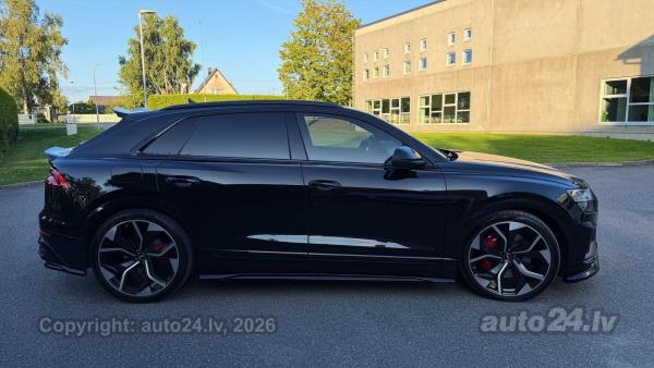 Black Audi SQ8 2019 in Tallinn, with an engine capacity of 4.00 L and mileage of 91 thousand km for 66900 €, photo 6 on AUTOMOTO.COM.LV
