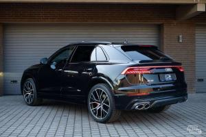 Black Audi SQ8 2020 in Marijampole, with an engine capacity of 4.00 L and mileage of 139 thousand km for 59950 €, photo 8 on AUTOMOTO.COM.LV