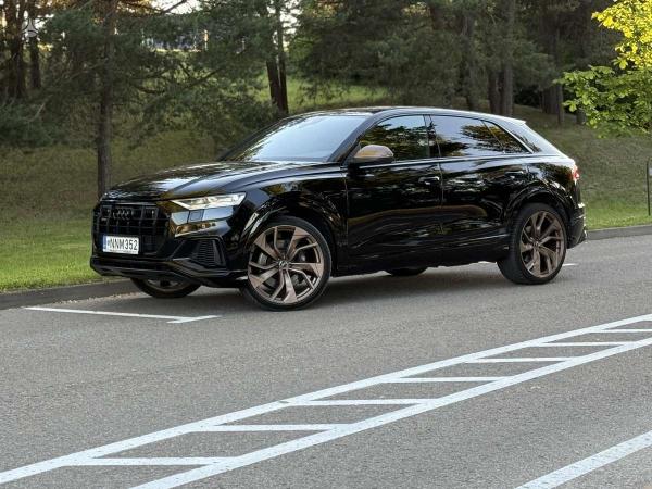 Melns Audi SQ8 2020 Viļņa, ar dzinēja tilpumu 4.00 L un nobraukumu 200 tūkst. km par 52500 €, foto 1 vietnē AUTOMOTO.COM.LV