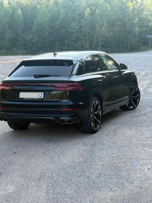 Black Audi SQ8 2020 in Vilnius, with an engine capacity of 3.96 L and mileage of 200 thousand km for 47500 €, photo 7 on AUTOMOTO.COM.LV