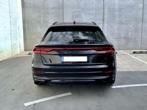 Black Audi SQ8 2020 in Vilnius, with an engine capacity of 4.00 L and mileage of 122 thousand km for 69000 €, photo 4 on AUTOMOTO.COM.LV