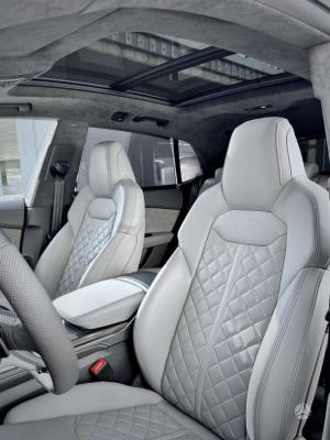 Black Audi SQ8 2020 in Vilnius, with an engine capacity of 4.00 L and mileage of 122 thousand km for 69000 €, photo 10 on AUTOMOTO.COM.LV