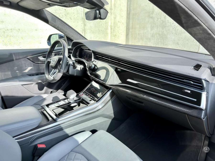 Black Audi SQ8 2020 in Vilnius, with an engine capacity of 4.00 L and mileage of 122 thousand km for 69000 €, photo 13 on AUTOMOTO.COM.LV