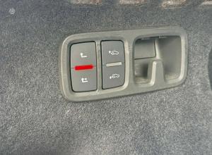 Melns Audi SQ8 2020 Vilkaviškis, ar dzinēja tilpumu 3.96 L un nobraukumu 202 tūkst. km par 53000 €, foto 31 vietnē AUTOMOTO.COM.LV
