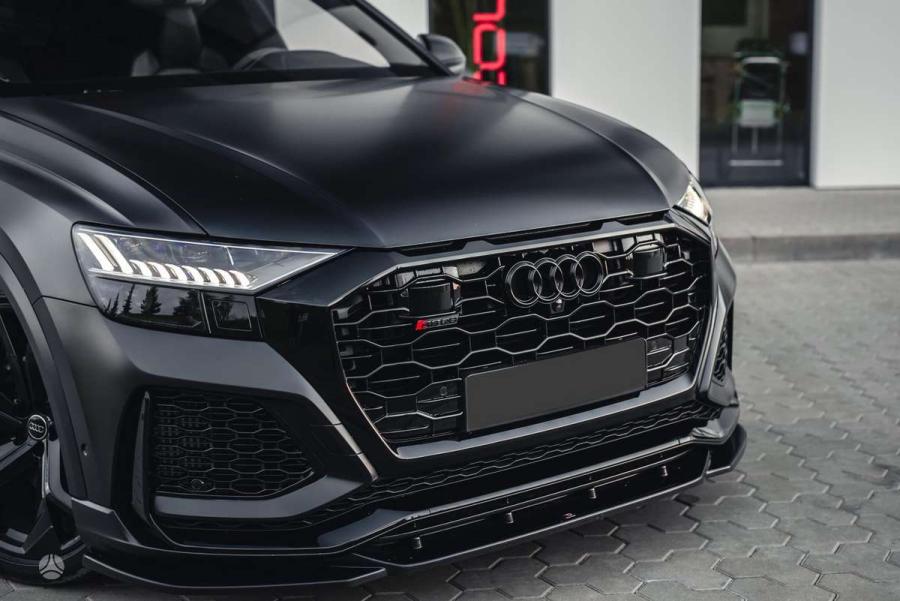 Black Audi SQ8 2021 in Vilnius, with an engine capacity of 4.00 L and mileage of 40 thousand km for 79000 €, photo 7 on AUTOMOTO.COM.LV