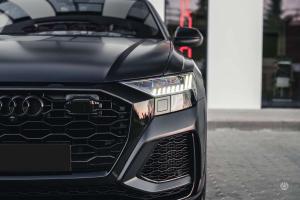 Black Audi SQ8 2021 in Vilnius, with an engine capacity of 4.00 L and mileage of 40 thousand km for 79000 €, photo 11 on AUTOMOTO.COM.LV