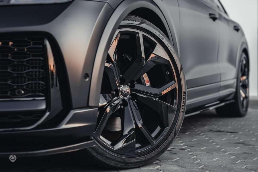 Black Audi SQ8 2021 in Vilnius, with an engine capacity of 4.00 L and mileage of 40 thousand km for 79000 €, photo 13 on AUTOMOTO.COM.LV