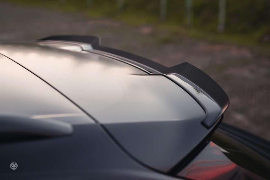 Black Audi SQ8 2021 in Vilnius, with an engine capacity of 4.00 L and mileage of 40 thousand km for 79000 €, photo 18 on AUTOMOTO.COM.LV