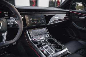 Black Audi SQ8 2021 in Vilnius, with an engine capacity of 4.00 L and mileage of 40 thousand km for 79000 €, photo 19 on AUTOMOTO.COM.LV