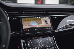 Black Audi SQ8 2021 in Vilnius, with an engine capacity of 4.00 L and mileage of 40 thousand km for 79000 €, photo 21 on AUTOMOTO.COM.LV