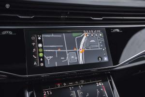 Black Audi SQ8 2021 in Vilnius, with an engine capacity of 4.00 L and mileage of 40 thousand km for 79000 €, photo 22 on AUTOMOTO.COM.LV