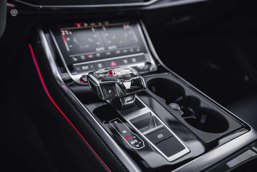 Black Audi SQ8 2021 in Vilnius, with an engine capacity of 4.00 L and mileage of 40 thousand km for 79000 €, photo 23 on AUTOMOTO.COM.LV